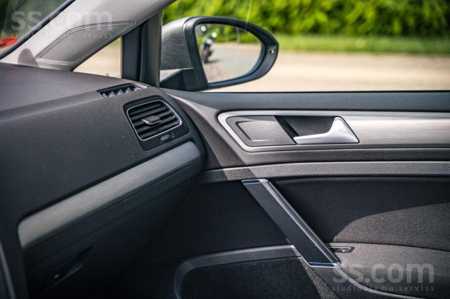 Pelēks Volkswagen Golf 2013 Rīga, ar dzinēja tilpumu 1.40 L un nobraukumu 294 tūkst. km par 4990 €, foto 18 vietnē AUTOMOTO.COM.LV
