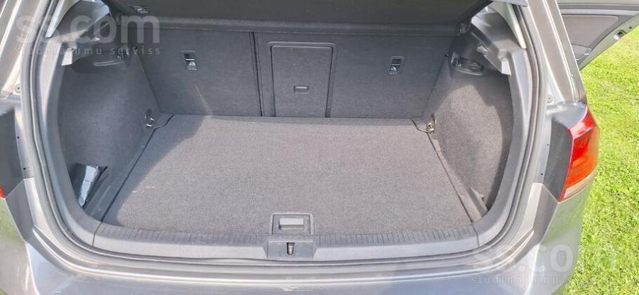 Pelēks Volkswagen Golf 2013 Rēzekne, ar dzinēja tilpumu 1.60 L un nobraukumu 228 tūkst. km par 4999 €, foto 8 vietnē AUTOMOTO.COM.LV