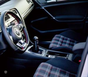 Grey Volkswagen Golf 2013 in Jurbarkas, with an engine capacity of 1.98 L and mileage of 111 thousand km for 11400 €, photo 5 on AUTOMOTO.COM.LV