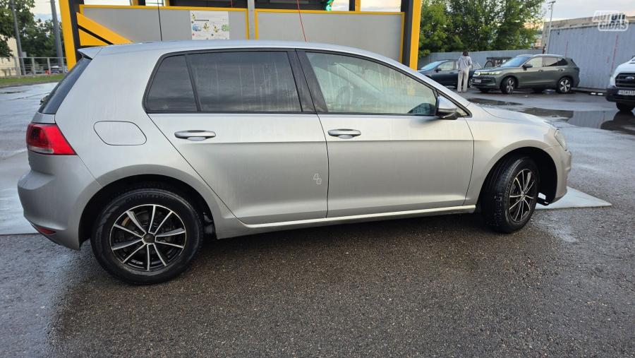 Grey Volkswagen Golf 2013 in Kaunas, with an engine capacity of 1.60 L and mileage of 268 thousand km for 4800 €, photo 3 on AUTOMOTO.COM.LV