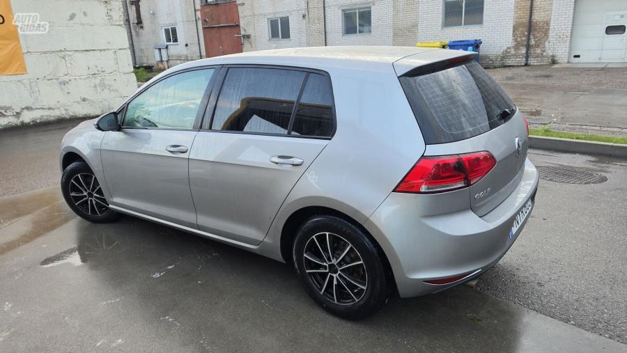 Grey Volkswagen Golf 2013 in Kaunas, with an engine capacity of 1.60 L and mileage of 268 thousand km for 4800 €, photo 4 on AUTOMOTO.COM.LV
