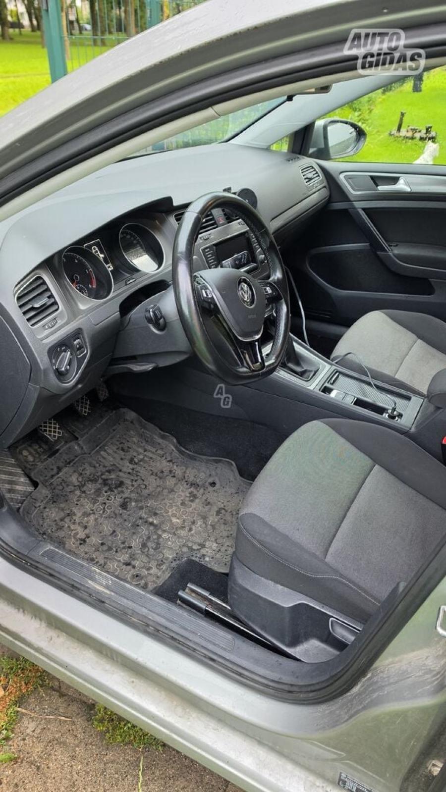 Grey Volkswagen Golf 2013 in Kaunas, with an engine capacity of 1.60 L and mileage of 268 thousand km for 4800 €, photo 6 on AUTOMOTO.COM.LV