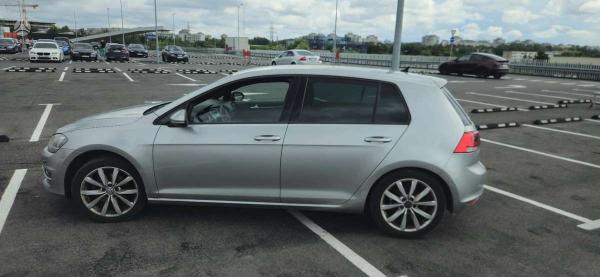 Pelēks Volkswagen Golf 2013 Viļņa, ar dzinēja tilpumu 1.40 L un nobraukumu 142 tūkst. km par 6800 €, foto 3 vietnē AUTOMOTO.COM.LV