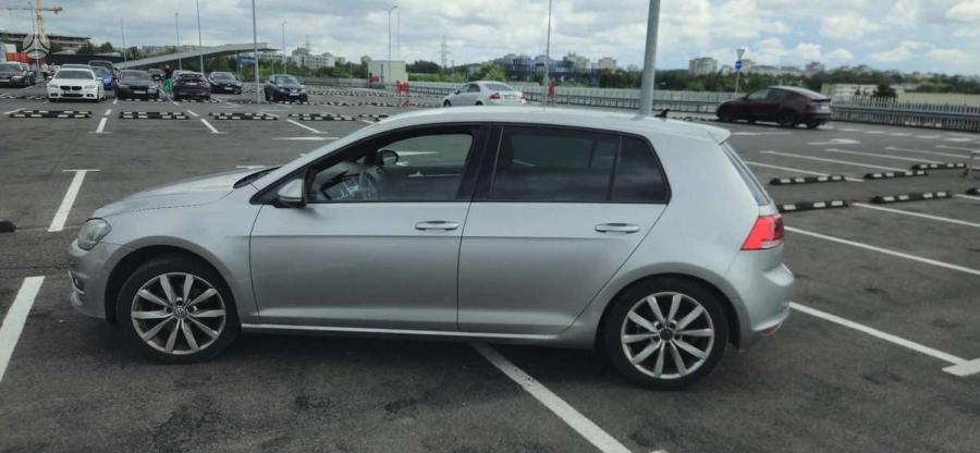 Pelēks Volkswagen Golf 2013 Viļņa, ar dzinēja tilpumu 1.40 L un nobraukumu 142 tūkst. km par 6800 €, foto 4 vietnē AUTOMOTO.COM.LV