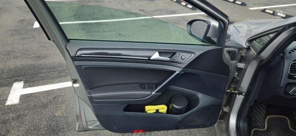 Pelēks Volkswagen Golf 2013 Viļņa, ar dzinēja tilpumu 1.40 L un nobraukumu 142 tūkst. km par 6800 €, foto 8 vietnē AUTOMOTO.COM.LV