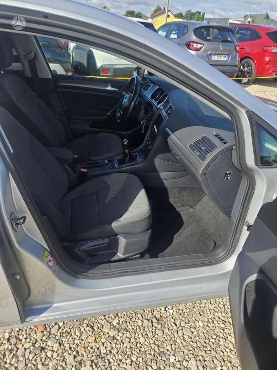 Pelēks Volkswagen Golf 2013 Tauragė, ar dzinēja tilpumu 1.60 L un nobraukumu 292 tūkst. km par 5450 €, foto 7 vietnē AUTOMOTO.COM.LV