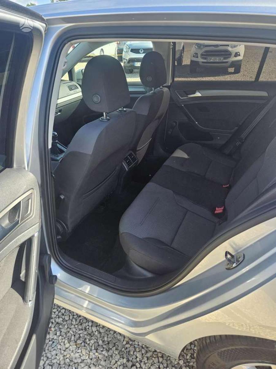 Pelēks Volkswagen Golf 2013 Tauragė, ar dzinēja tilpumu 1.60 L un nobraukumu 292 tūkst. km par 5450 €, foto 8 vietnē AUTOMOTO.COM.LV