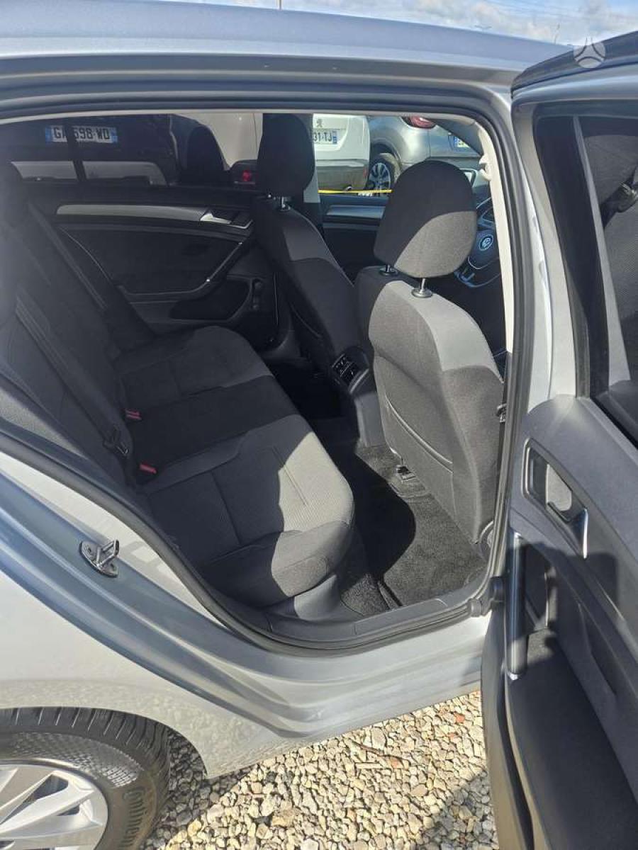 Pelēks Volkswagen Golf 2013 Tauragė, ar dzinēja tilpumu 1.60 L un nobraukumu 292 tūkst. km par 5450 €, foto 9 vietnē AUTOMOTO.COM.LV