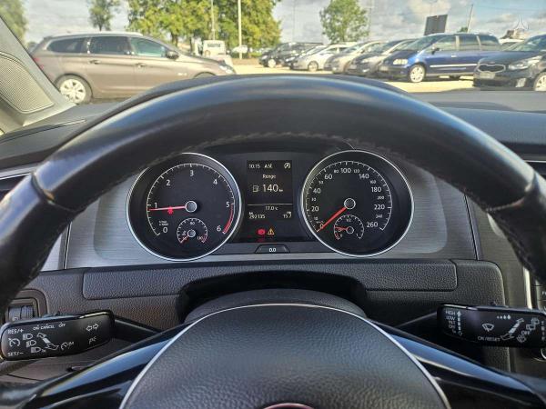Grey Volkswagen Golf 2013 in Taurage, with an engine capacity of 1.60 L and mileage of 292 thousand km for 5450 €, photo 9 on AUTOMOTO.COM.LV