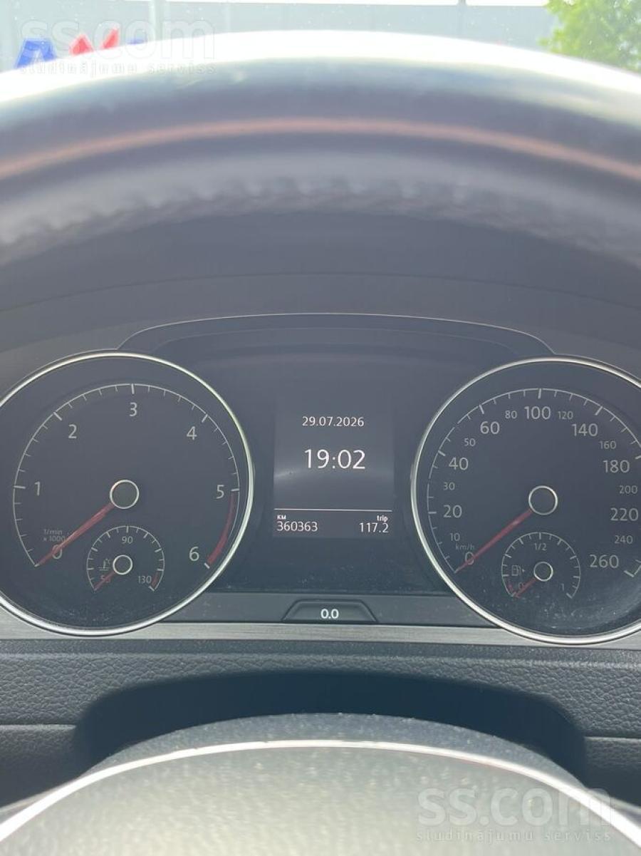 Pelēks Volkswagen Golf 2013 Rīga, ar dzinēja tilpumu 1.60 L un nobraukumu 360 tūkst. km par 4500 €, foto 7 vietnē AUTOMOTO.COM.LV