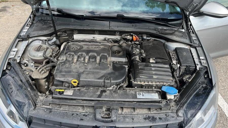 Pelēks Volkswagen Golf 2013 Rīga, ar dzinēja tilpumu 1.60 L un nobraukumu 360 tūkst. km par 4500 €, foto 10 vietnē AUTOMOTO.COM.LV