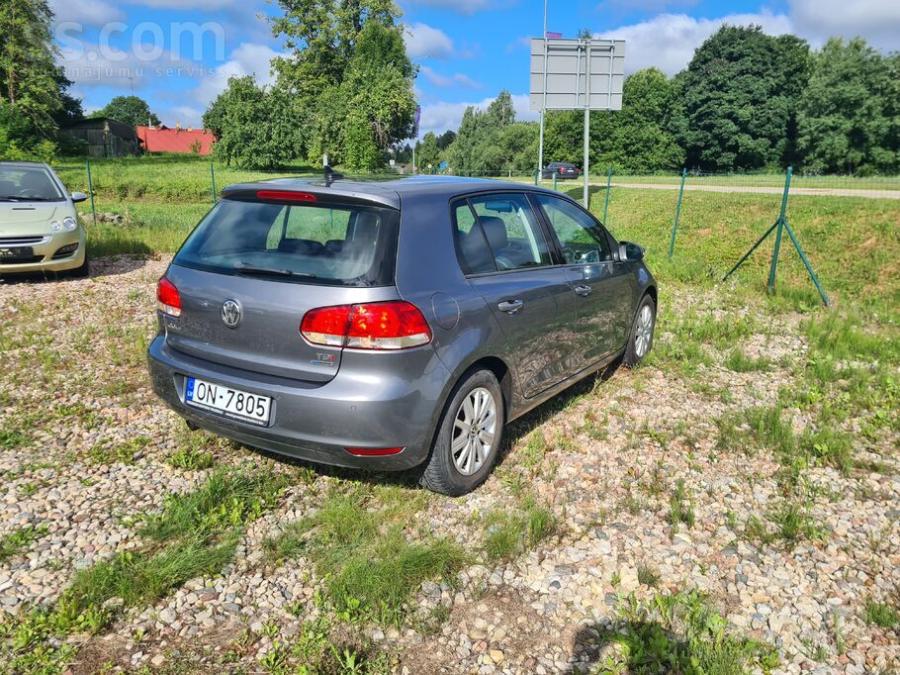 Pelēks Volkswagen Golf 2013 Ludza, ar dzinēja tilpumu 1.60 L un nobraukumu 0 tūkst. km par 4850 €, foto 5 vietnē AUTOMOTO.COM.LV