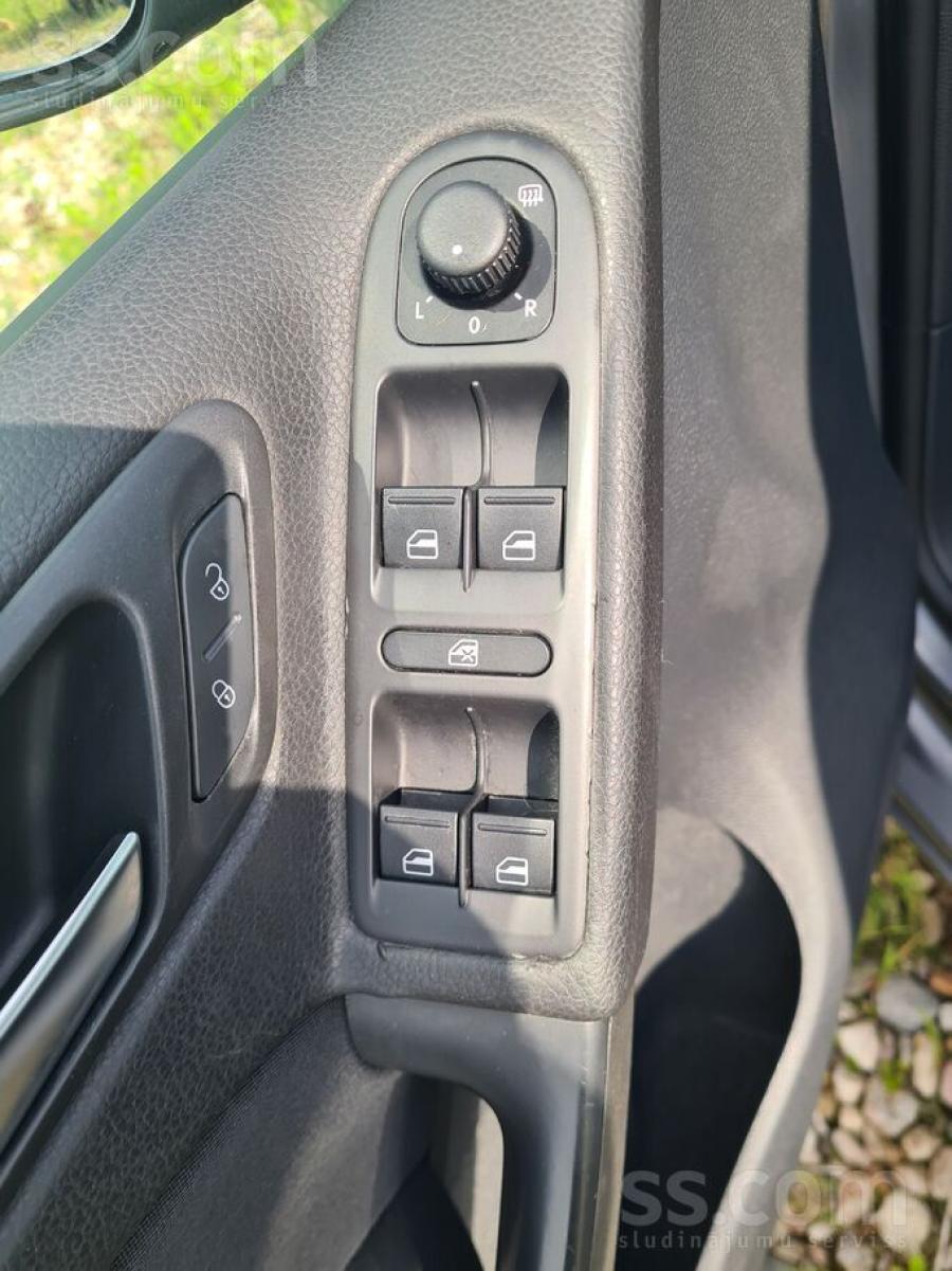 Pelēks Volkswagen Golf 2013 Ludza, ar dzinēja tilpumu 1.60 L un nobraukumu 0 tūkst. km par 4850 €, foto 11 vietnē AUTOMOTO.COM.LV
