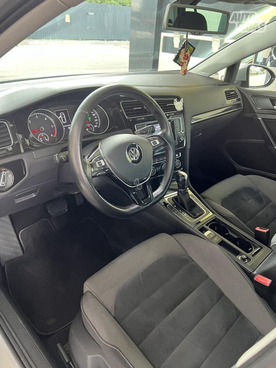 Grey Volkswagen Golf 2013 in Kaunas, with an engine capacity of 2.00 L and mileage of 260 thousand km for 8500 €, photo 9 on AUTOMOTO.COM.LV