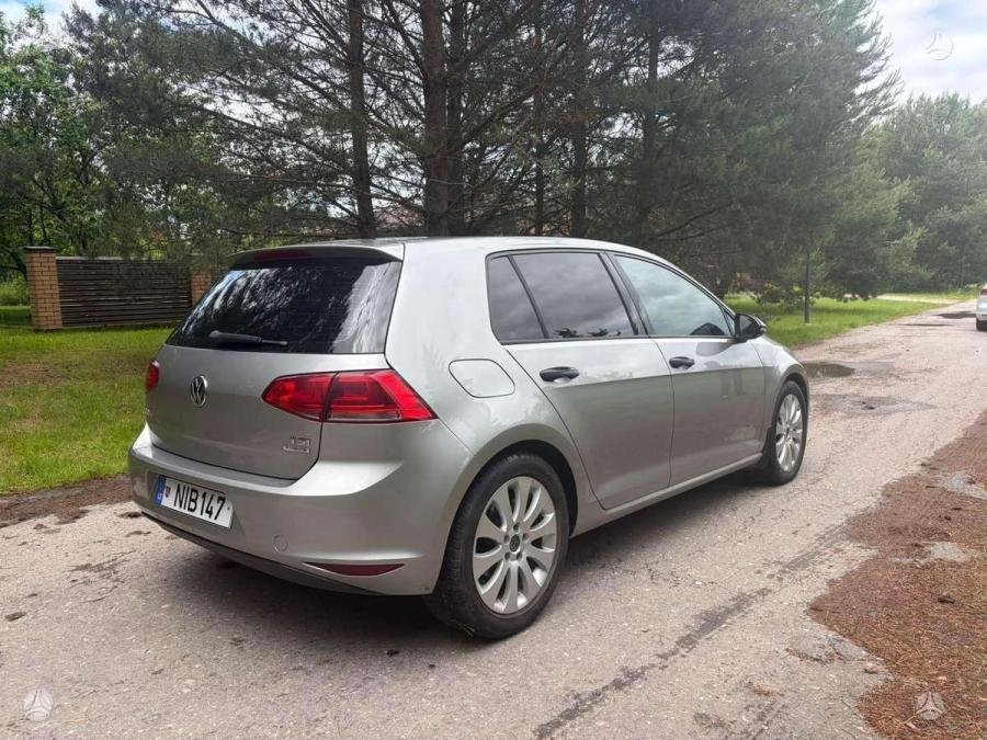 Pelēks Volkswagen Golf 2013 Kauņa, ar dzinēja tilpumu 1.20 L un nobraukumu 284 tūkst. km par 4800 €, foto 4 vietnē AUTOMOTO.COM.LV
