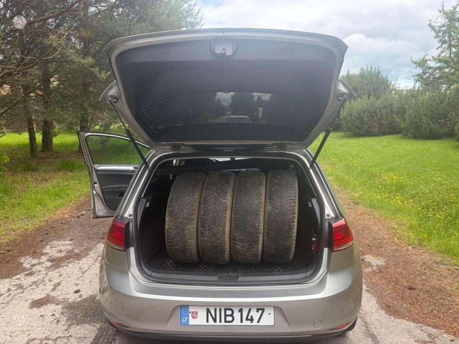 Pelēks Volkswagen Golf 2013 Kauņa, ar dzinēja tilpumu 1.20 L un nobraukumu 284 tūkst. km par 4800 €, foto 10 vietnē AUTOMOTO.COM.LV