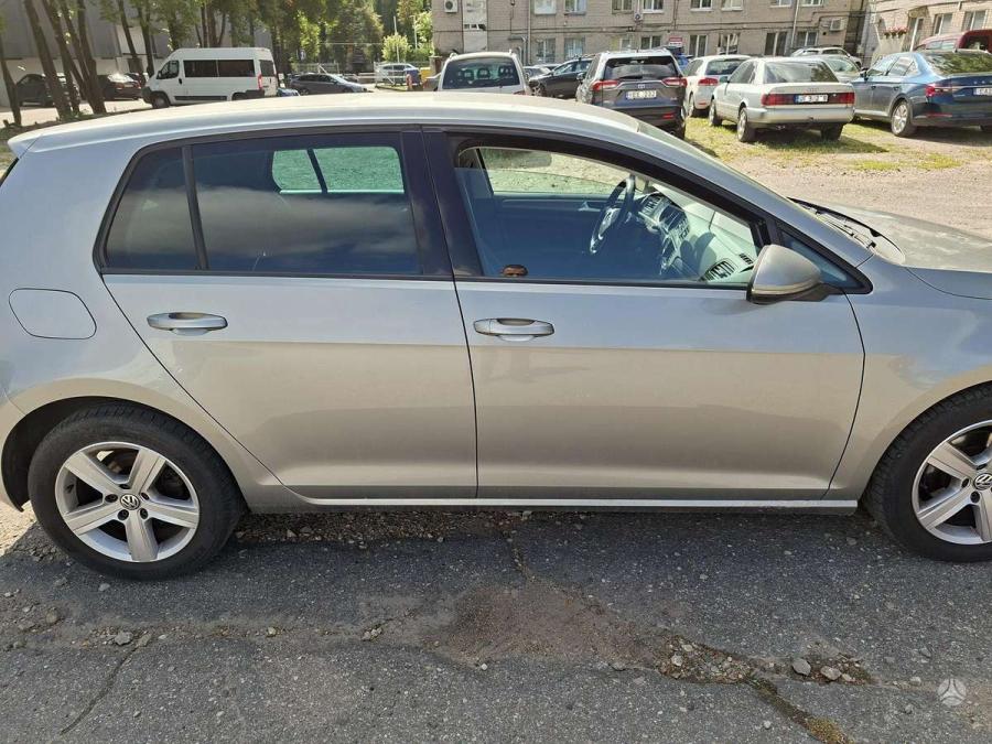 Pelēks Volkswagen Golf 2013 Kauņa, ar dzinēja tilpumu 1.39 L un nobraukumu 261 tūkst. km par 5200 €, foto 3 vietnē AUTOMOTO.COM.LV