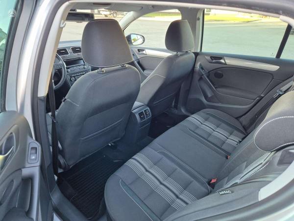 Grey Volkswagen Golf 2013 in Mazeikiai, with an engine capacity of 1.20 L and mileage of 145 thousand km for 4750 €, photo 8 on AUTOMOTO.COM.LV