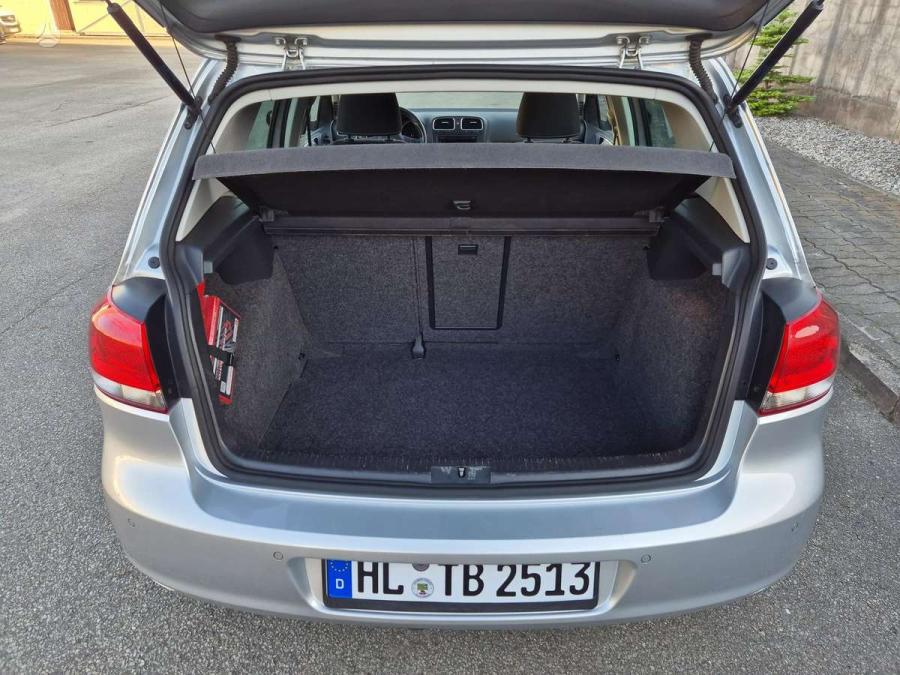 Pelēks Volkswagen Golf 2013 Mažeikiai, ar dzinēja tilpumu 1.20 L un nobraukumu 145 tūkst. km par 4750 €, foto 14 vietnē AUTOMOTO.COM.LV