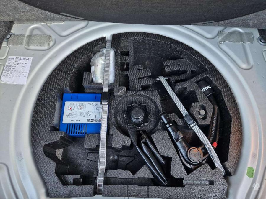 Pelēks Volkswagen Golf 2013 Mažeikiai, ar dzinēja tilpumu 1.20 L un nobraukumu 145 tūkst. km par 4750 €, foto 15 vietnē AUTOMOTO.COM.LV