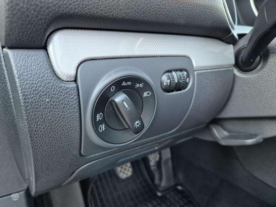 Pelēks Volkswagen Golf 2013 Mažeikiai, ar dzinēja tilpumu 1.20 L un nobraukumu 145 tūkst. km par 4750 €, foto 18 vietnē AUTOMOTO.COM.LV