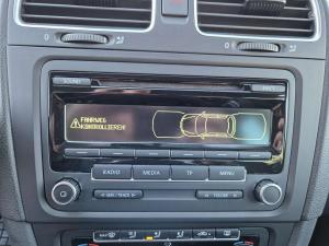 Pelēks Volkswagen Golf 2013 Mažeikiai, ar dzinēja tilpumu 1.20 L un nobraukumu 145 tūkst. km par 4750 €, foto 19 vietnē AUTOMOTO.COM.LV