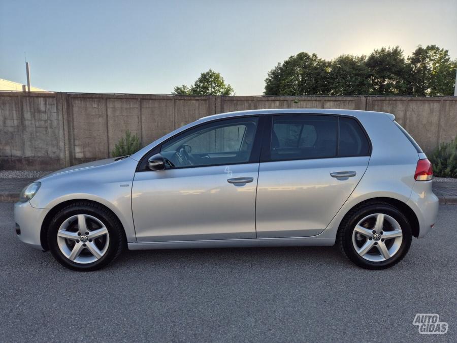 Pelēks Volkswagen Golf 2013 Mažeikiai, ar dzinēja tilpumu 1.20 L un nobraukumu 145 tūkst. km par 4750 €, foto 3 vietnē AUTOMOTO.COM.LV