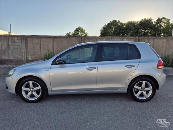 Pelēks Volkswagen Golf 2013 Mažeikiai, ar dzinēja tilpumu 1.20 L un nobraukumu 145 tūkst. km par 4750 €, foto 2 vietnē AUTOMOTO.COM.LV