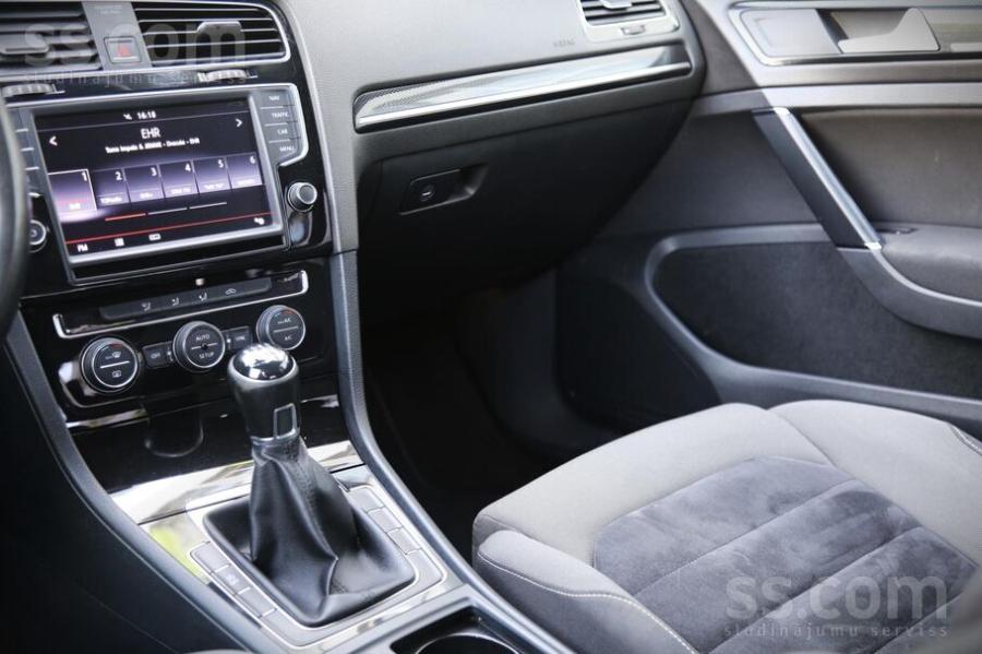 Pelēks Volkswagen Golf 2013 Rīga, ar dzinēja tilpumu 2.00 L un nobraukumu 328 tūkst. km par 4495 €, foto 10 vietnē AUTOMOTO.COM.LV