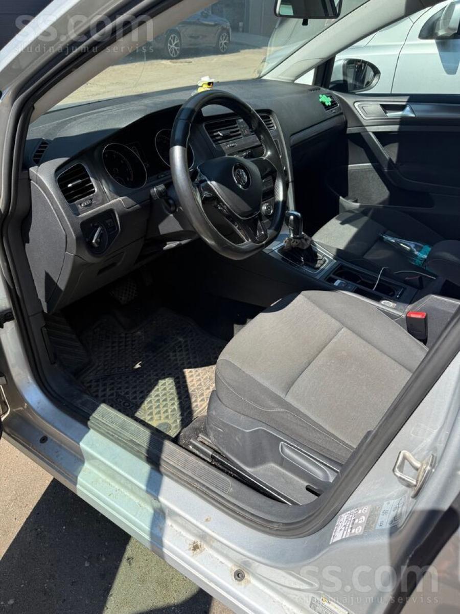 Grey Volkswagen Golf 2013 in Riga, with an engine capacity of 1.40 L and mileage of 253 thousand km for 4900 €, photo 5 on AUTOMOTO.COM.LV