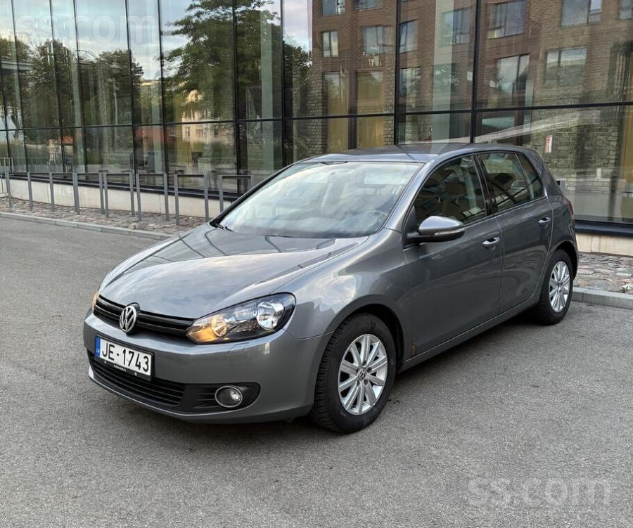 Grey Volkswagen Golf 2013 in Riga, with an engine capacity of 1.40 L and mileage of 246 thousand km for 2100 €, photo 1 on AUTOMOTO.COM.LV