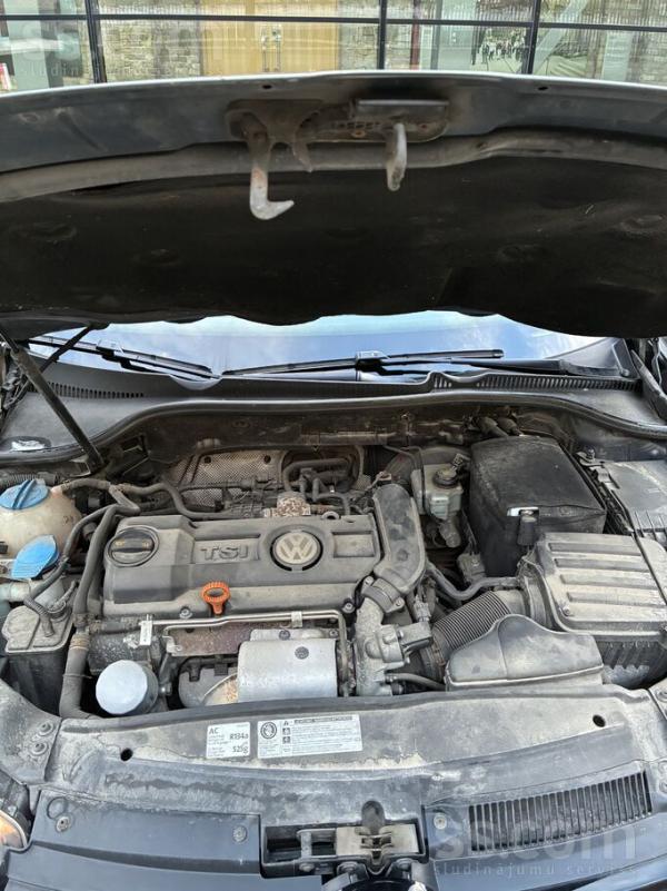 Grey Volkswagen Golf 2013 in Riga, with an engine capacity of 1.40 L and mileage of 246 thousand km for 2100 €, photo 10 on AUTOMOTO.COM.LV