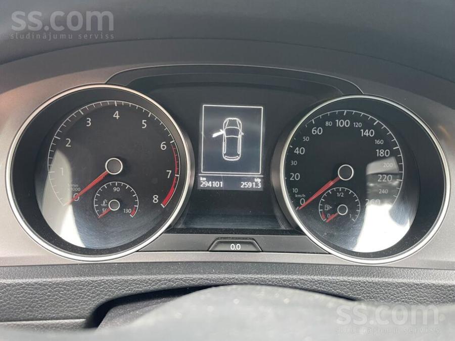 Pelēks Volkswagen Golf 2013 Tukums, ar dzinēja tilpumu 1.20 L un nobraukumu 294 tūkst. km par 2900 €, foto 7 vietnē AUTOMOTO.COM.LV