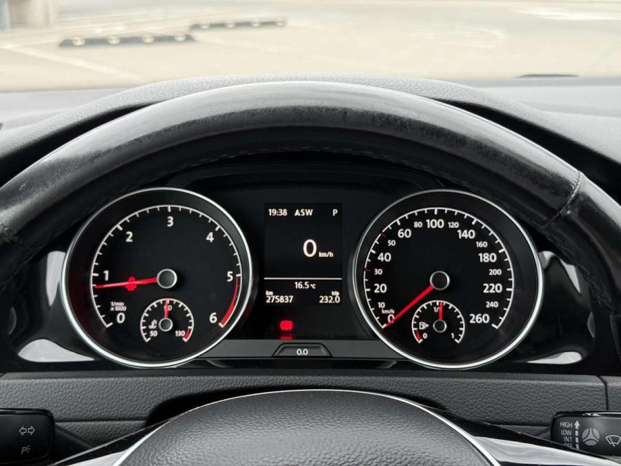 Pelēks Volkswagen Golf 2013 Viļņa, ar dzinēja tilpumu 1.60 L un nobraukumu 276 tūkst. km par 7200 €, foto 22 vietnē AUTOMOTO.COM.LV