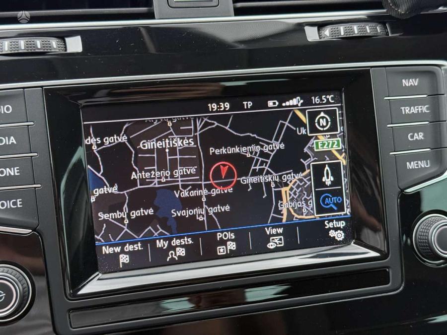 Pelēks Volkswagen Golf 2013 Viļņa, ar dzinēja tilpumu 1.60 L un nobraukumu 276 tūkst. km par 7200 €, foto 24 vietnē AUTOMOTO.COM.LV