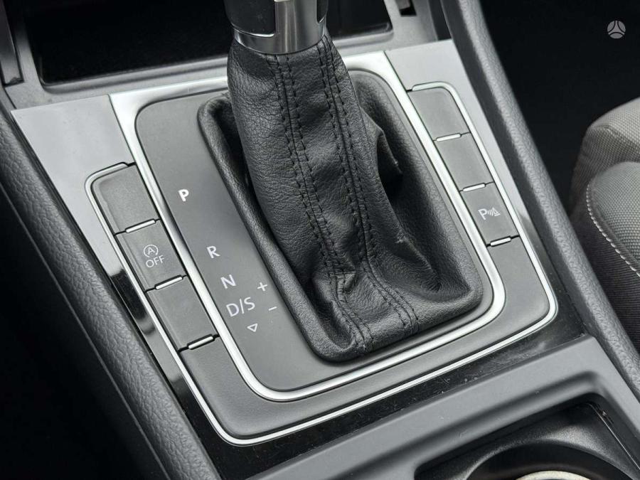 Pelēks Volkswagen Golf 2013 Viļņa, ar dzinēja tilpumu 1.60 L un nobraukumu 276 tūkst. km par 7200 €, foto 27 vietnē AUTOMOTO.COM.LV