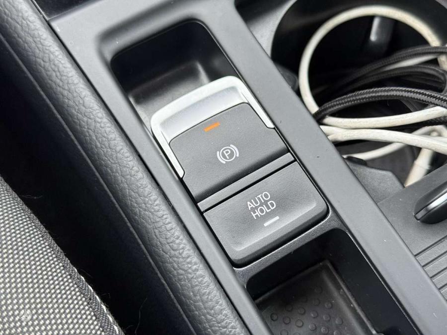 Pelēks Volkswagen Golf 2013 Viļņa, ar dzinēja tilpumu 1.60 L un nobraukumu 276 tūkst. km par 7200 €, foto 28 vietnē AUTOMOTO.COM.LV