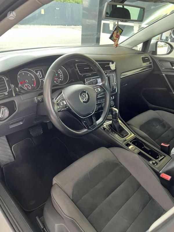 Grey Volkswagen Golf 2013 in Kaunas, with an engine capacity of 2.00 L and mileage of 261 thousand km for 8250 €, photo 8 on AUTOMOTO.COM.LV