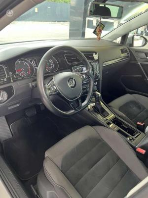 Grey Volkswagen Golf 2013 in Kaunas, with an engine capacity of 2.00 L and mileage of 261 thousand km for 8250 €, photo 8 on AUTOMOTO.COM.LV
