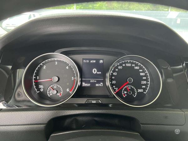Grey Volkswagen Golf 2013 in Kaunas, with an engine capacity of 2.00 L and mileage of 261 thousand km for 8250 €, photo 9 on AUTOMOTO.COM.LV