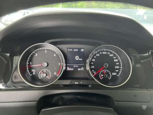 Grey Volkswagen Golf 2013 in Kaunas, with an engine capacity of 2.00 L and mileage of 261 thousand km for 8250 €, photo 9 on AUTOMOTO.COM.LV