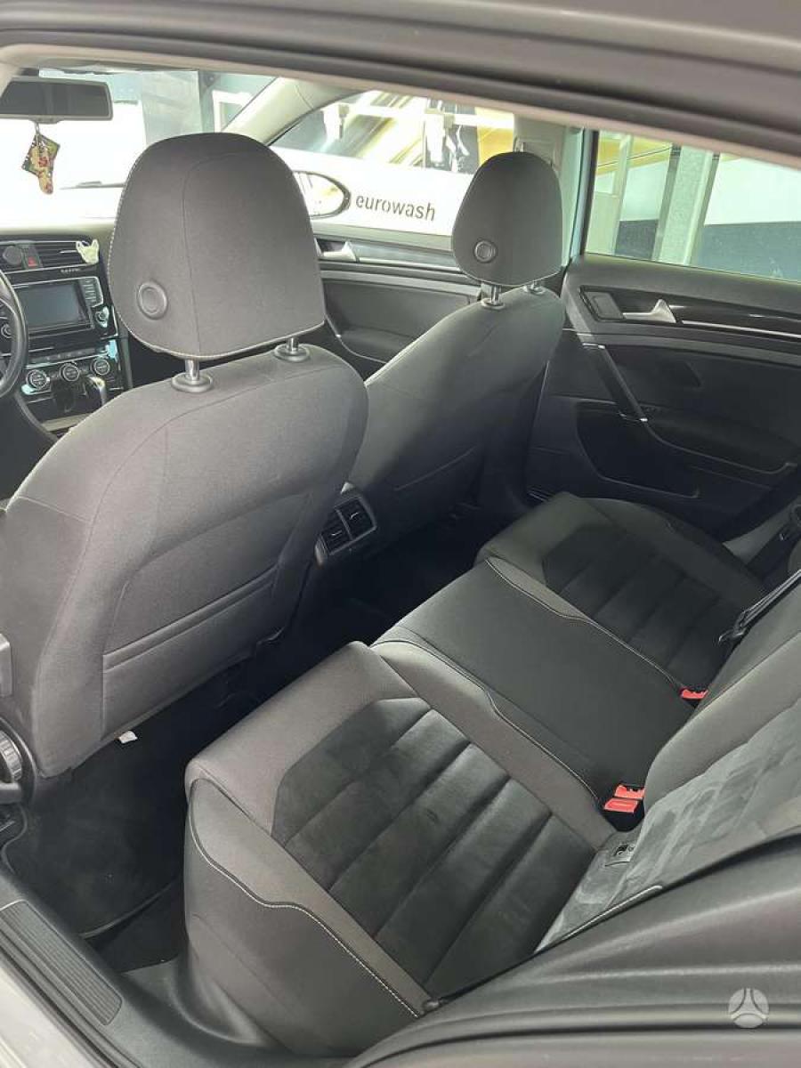 Grey Volkswagen Golf 2013 in Kaunas, with an engine capacity of 2.00 L and mileage of 261 thousand km for 8250 €, photo 11 on AUTOMOTO.COM.LV
