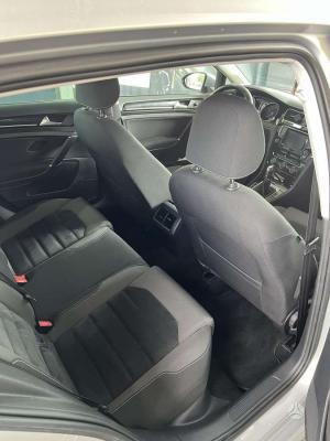 Grey Volkswagen Golf 2013 in Kaunas, with an engine capacity of 2.00 L and mileage of 261 thousand km for 8250 €, photo 12 on AUTOMOTO.COM.LV