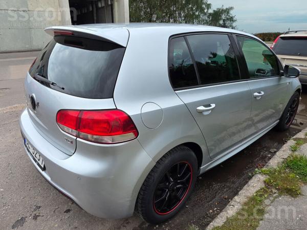 Grey Volkswagen Golf 2013 in Riga, with an engine capacity of 1.60 L and mileage of 142 thousand km for 4600 €, photo 4 on AUTOMOTO.COM.LV