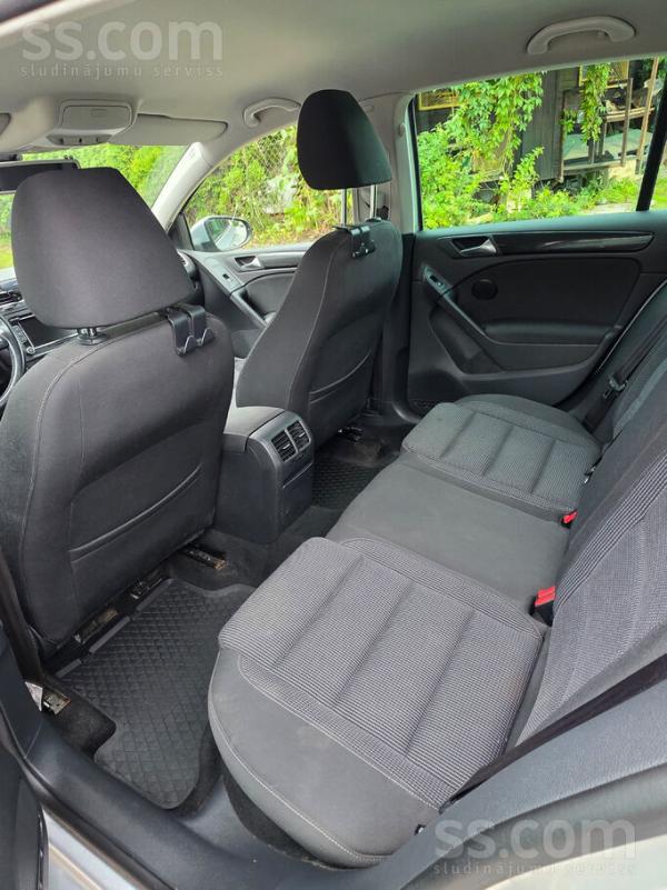 Grey Volkswagen Golf 2013 in Riga, with an engine capacity of 1.60 L and mileage of 142 thousand km for 4600 €, photo 11 on AUTOMOTO.COM.LV