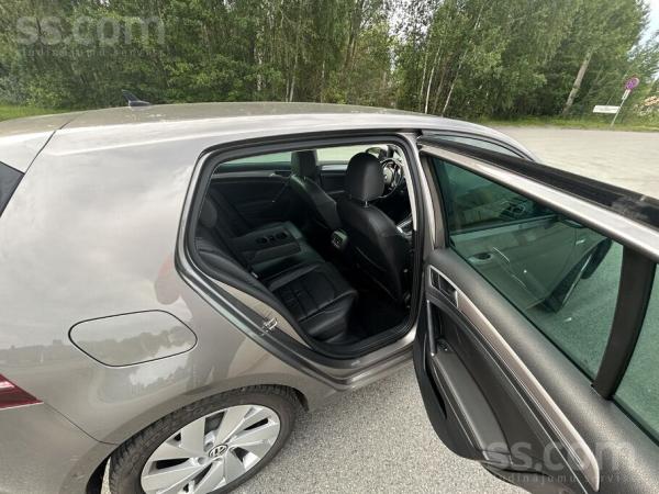 Grey Volkswagen Golf 2014 in Riga, with an engine capacity of 1.60 L and mileage of 106 thousand km for 8750 €, photo 7 on AUTOMOTO.COM.LV