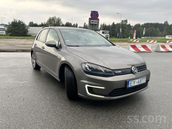 Grey Volkswagen Golf 2014 in Riga, with an engine capacity of 1.60 L and mileage of 106 thousand km for 8750 €, photo 10 on AUTOMOTO.COM.LV