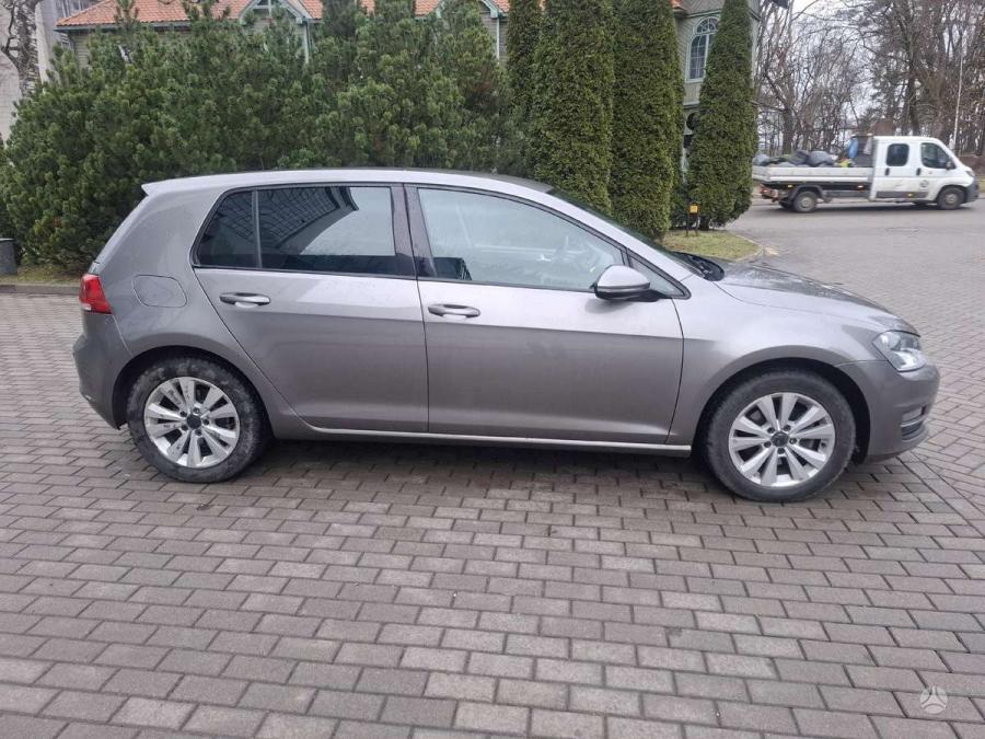 Grey Volkswagen Golf 2014 in Vilnius, with an engine capacity of 1.40 L and mileage of 179 thousand km for 5800 €, photo 4 on AUTOMOTO.COM.LV