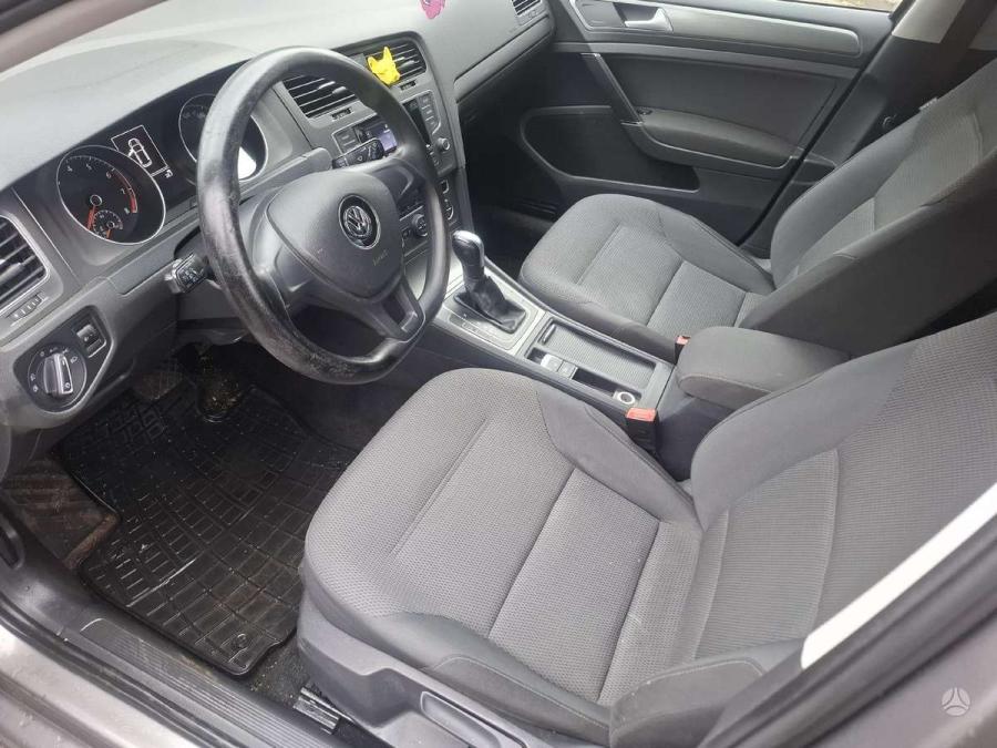 Grey Volkswagen Golf 2014 in Vilnius, with an engine capacity of 1.40 L and mileage of 179 thousand km for 5800 €, photo 9 on AUTOMOTO.COM.LV