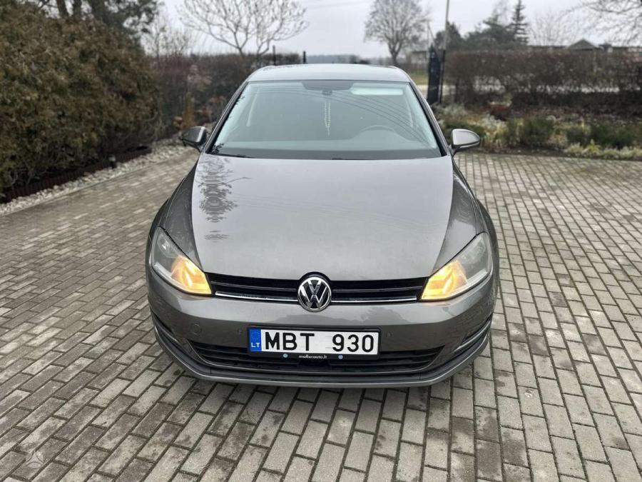 Grey Volkswagen Golf 2014 in Kaunas, with an engine capacity of 1.60 L and mileage of 164 thousand km for 7000 €, photo 3 on AUTOMOTO.COM.LV